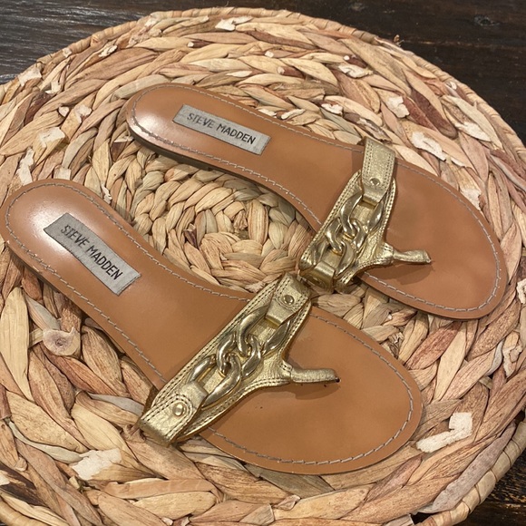 Steve Madden | Shoes | Steve Madden Gold Leather With Chain Detail ...